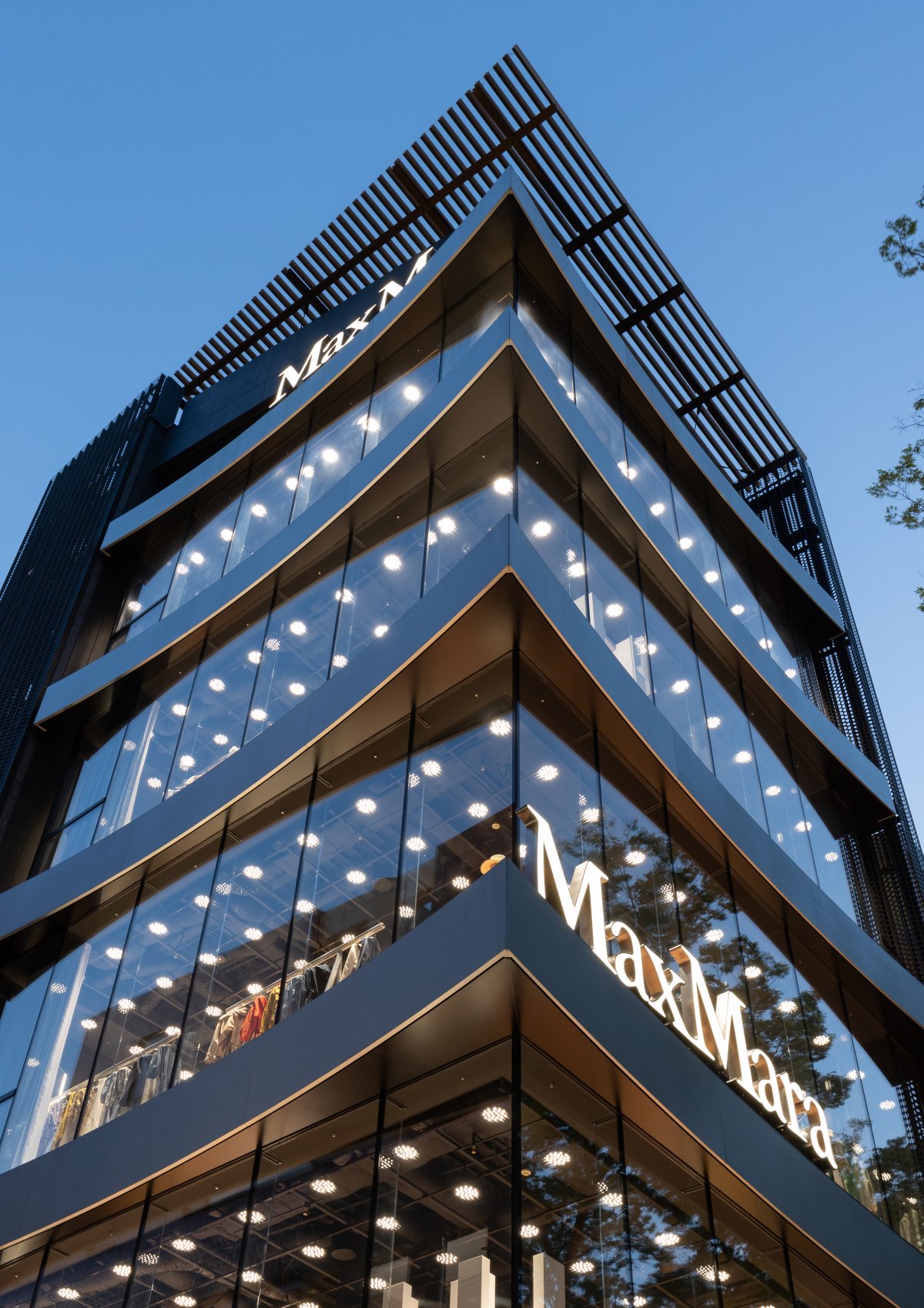 YinjiSpace - Andrea Tognon x Tokyo MaxMara